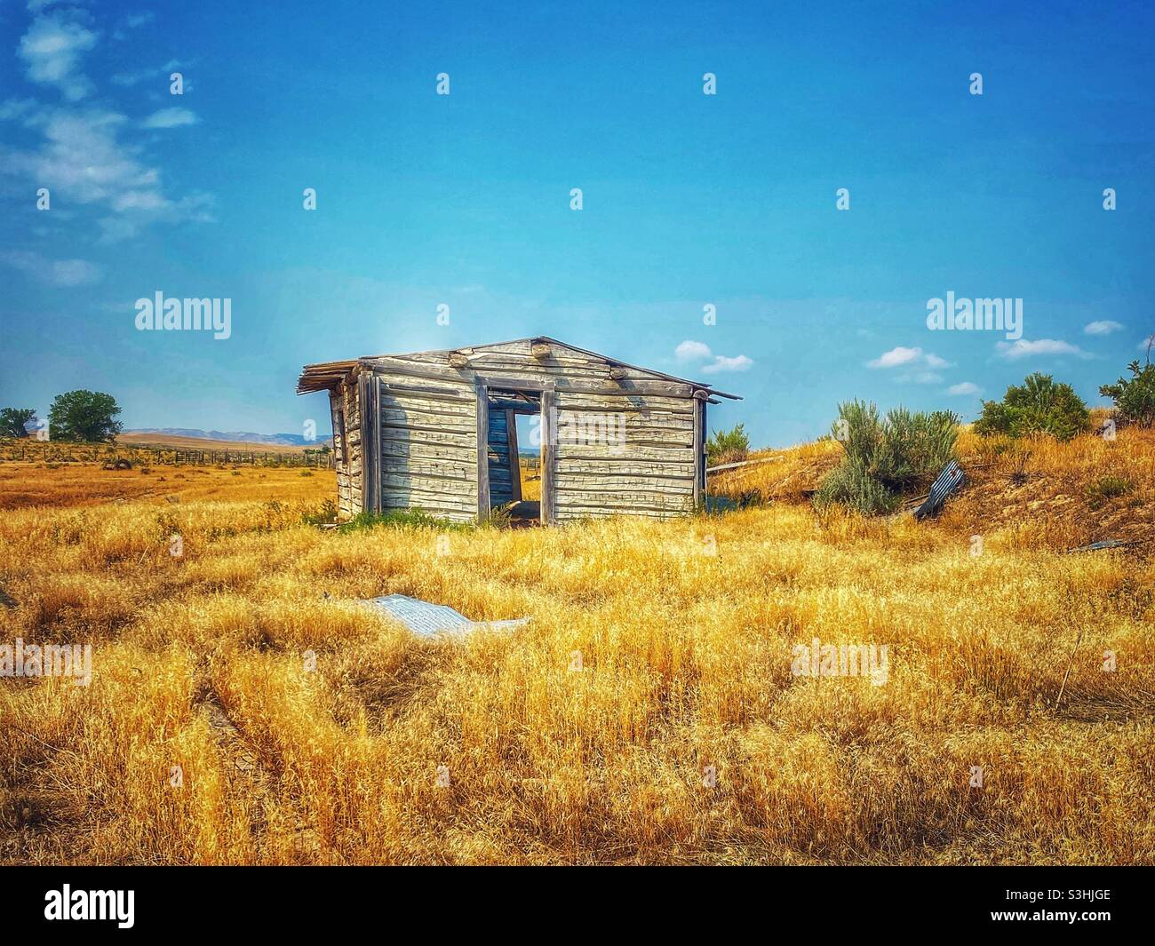 Home on the range cabin hi-res stock photography and images - Alamy
