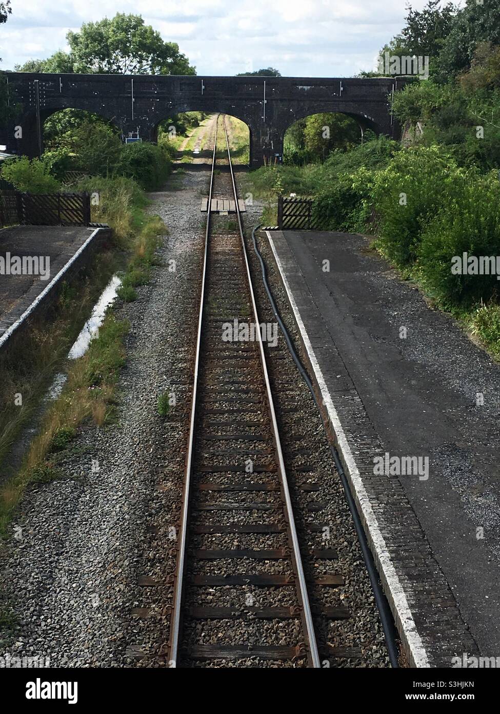 Arches under railway hi-res stock photography and images - Alamy