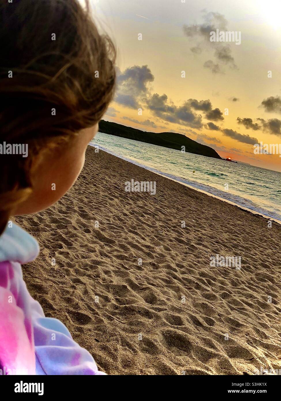Girl and the sunset hi-res stock photography and images - Alamy