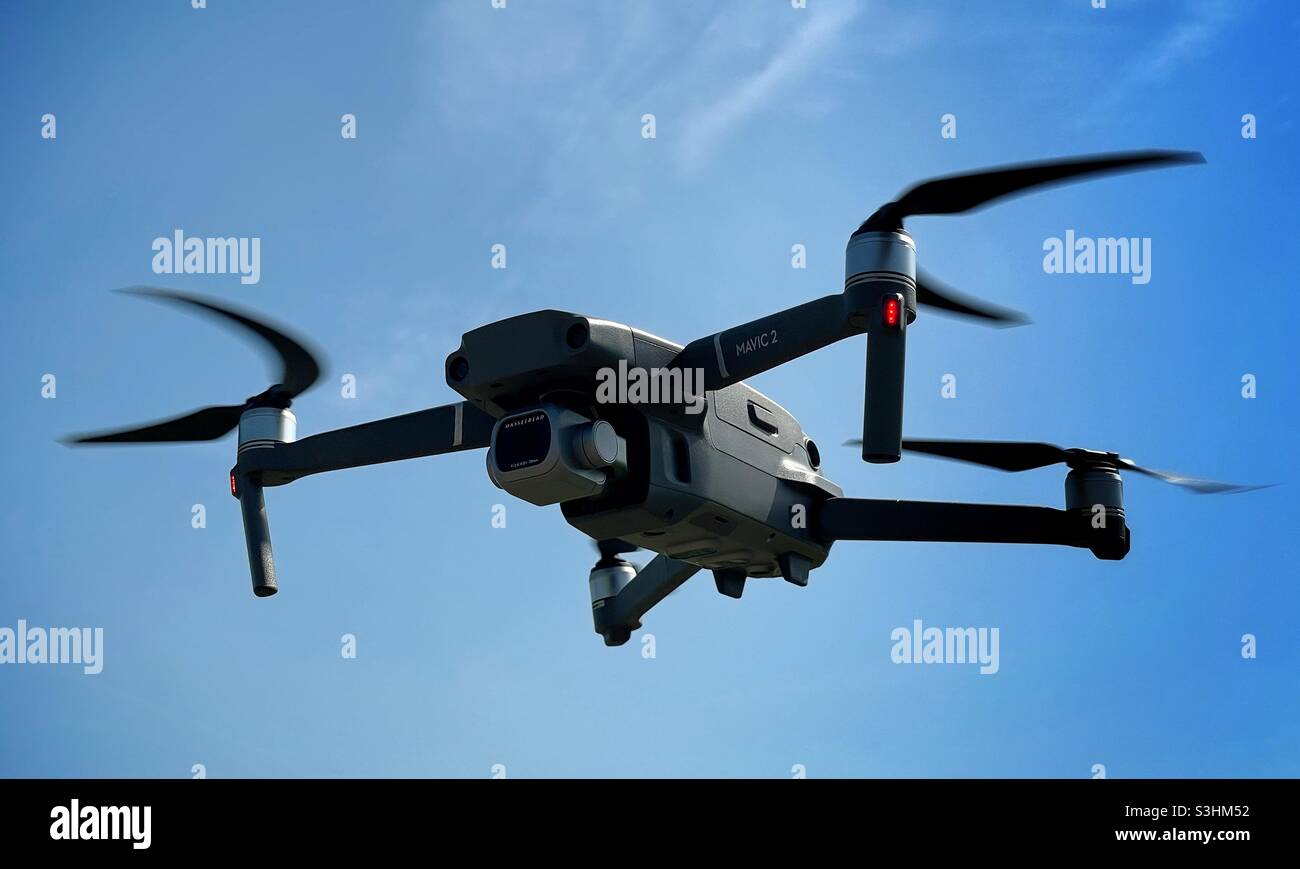 DJI Mavic 2 drone in flight Stock Photo - Alamy
