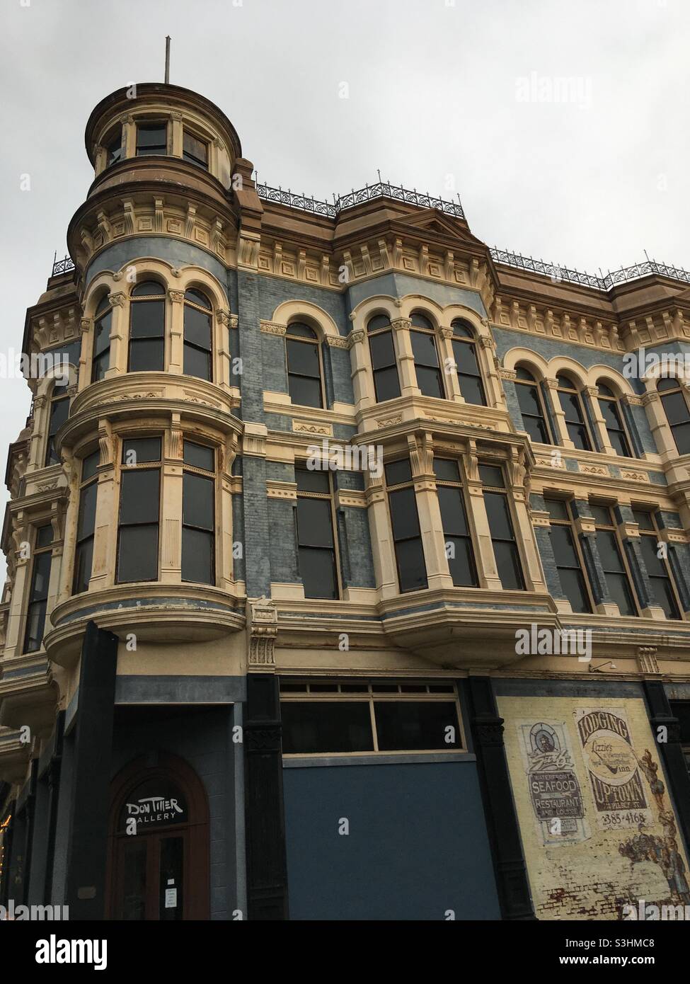 Victorian building style hi-res stock photography and images - Alamy