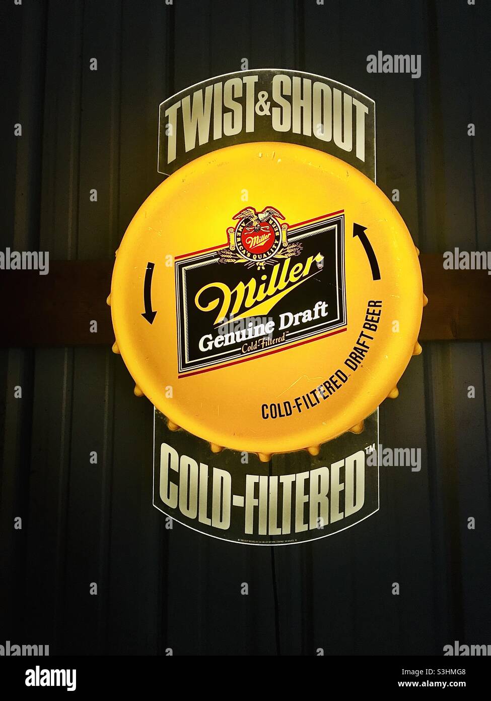 Vintage bottle cap hi-res stock photography and images - Alamy