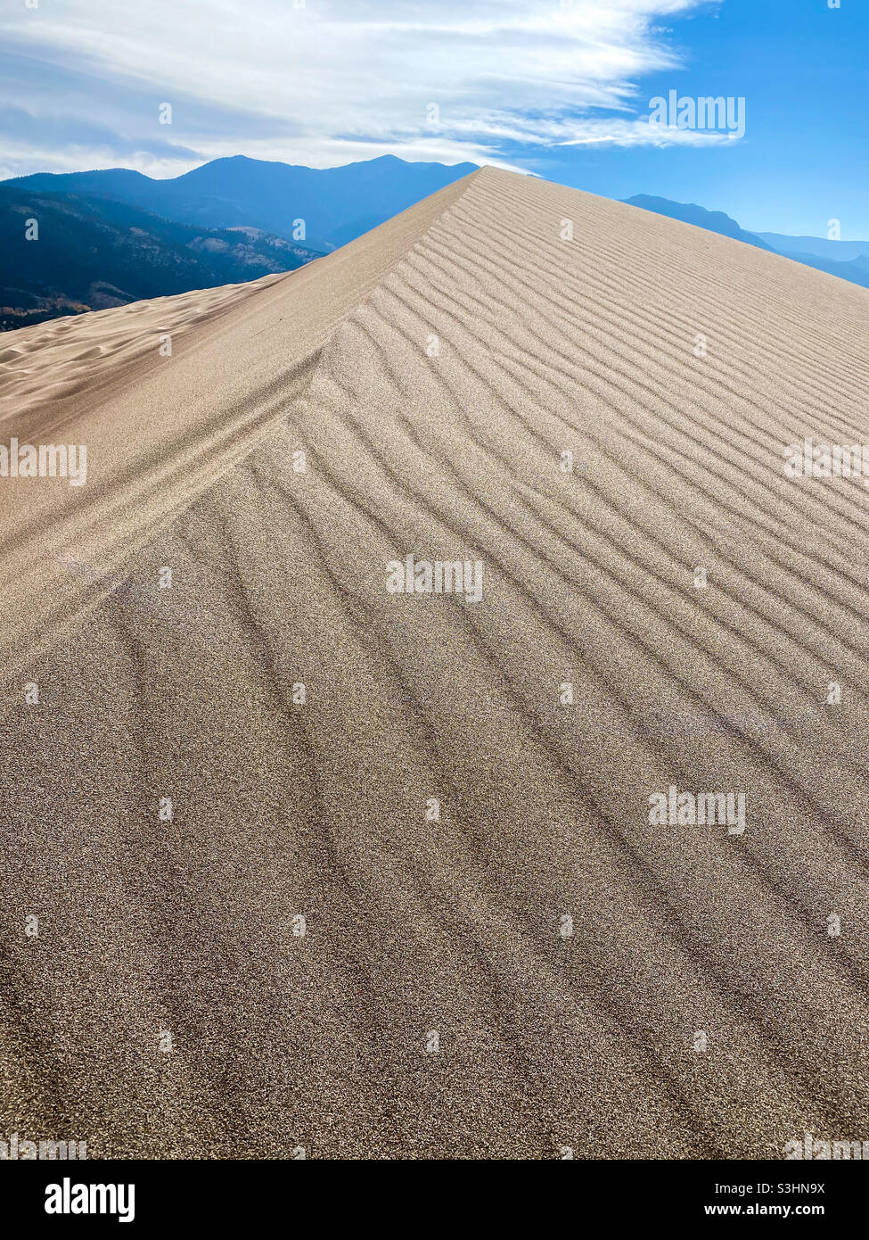 Pattern in sand hi-res stock photography and images - Alamy