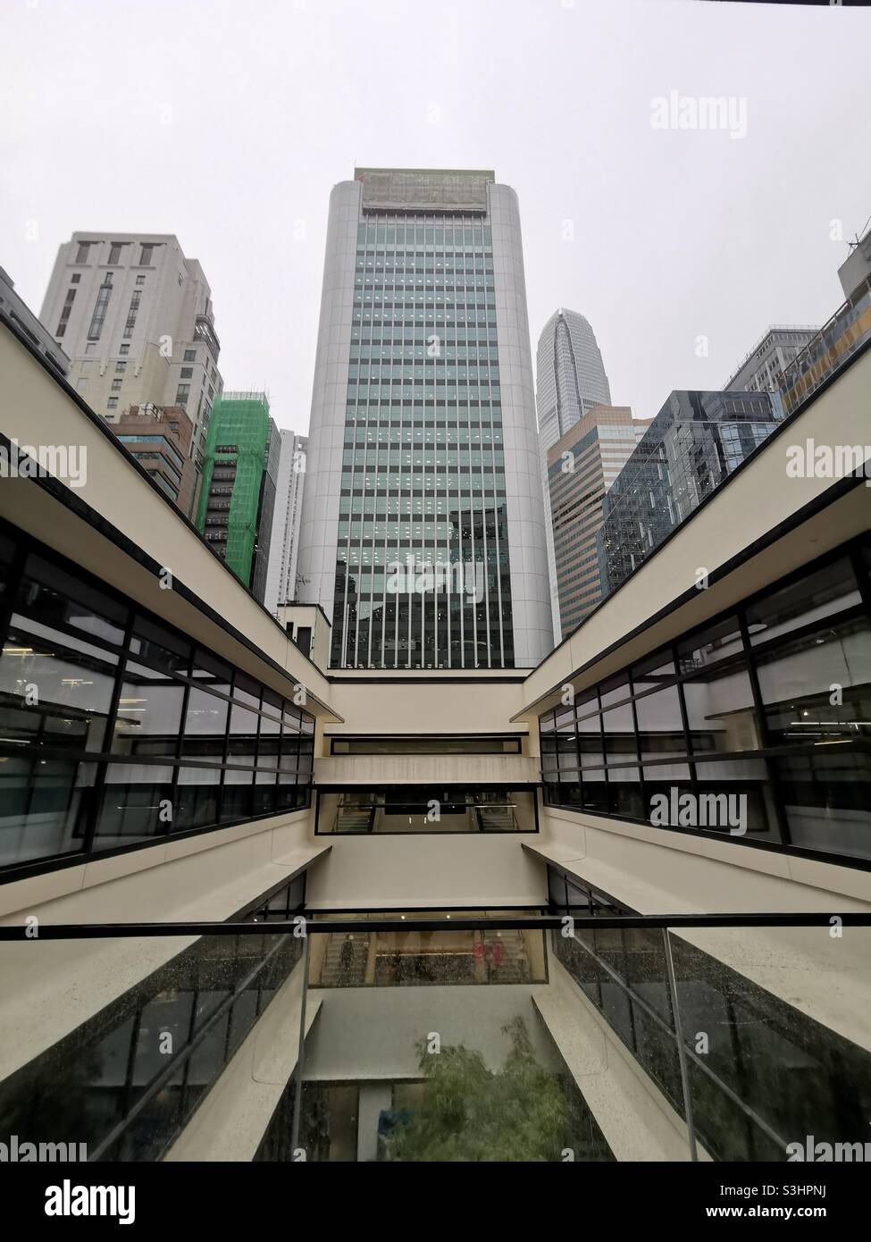 Hong kong hang seng bank smartphone stock photos and images - Alamy