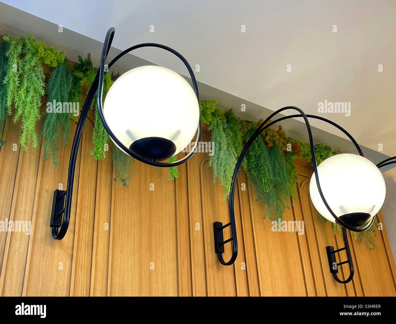 Architecture lit up hi-res stock photography and images - Alamy