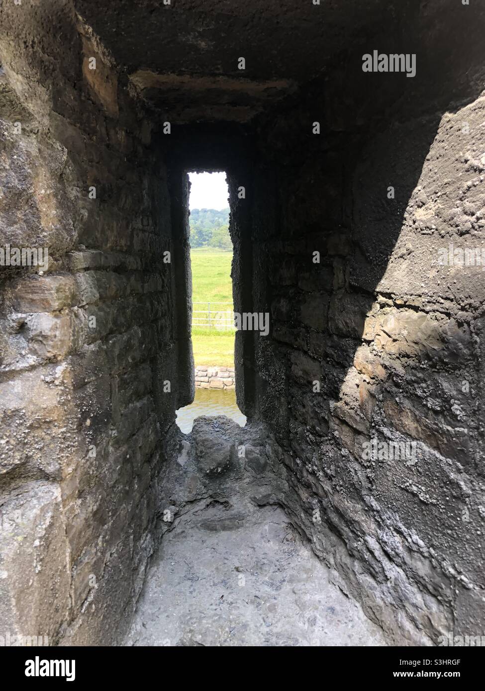 Castle window hi-res stock photography and images - Alamy