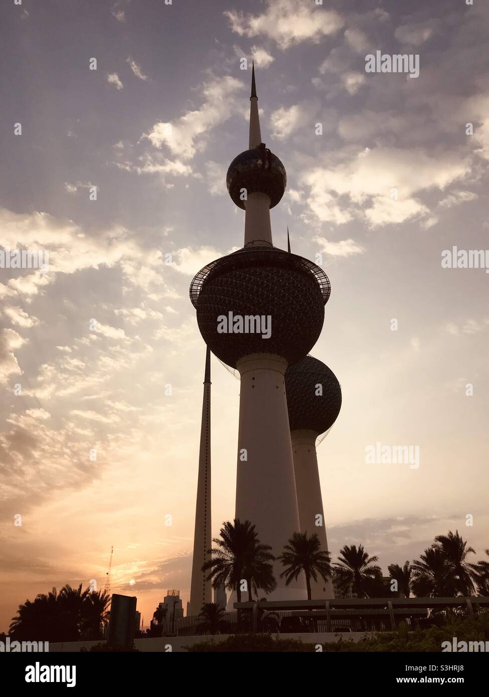 Kuwait towers water hi-res stock photography and images - Alamy