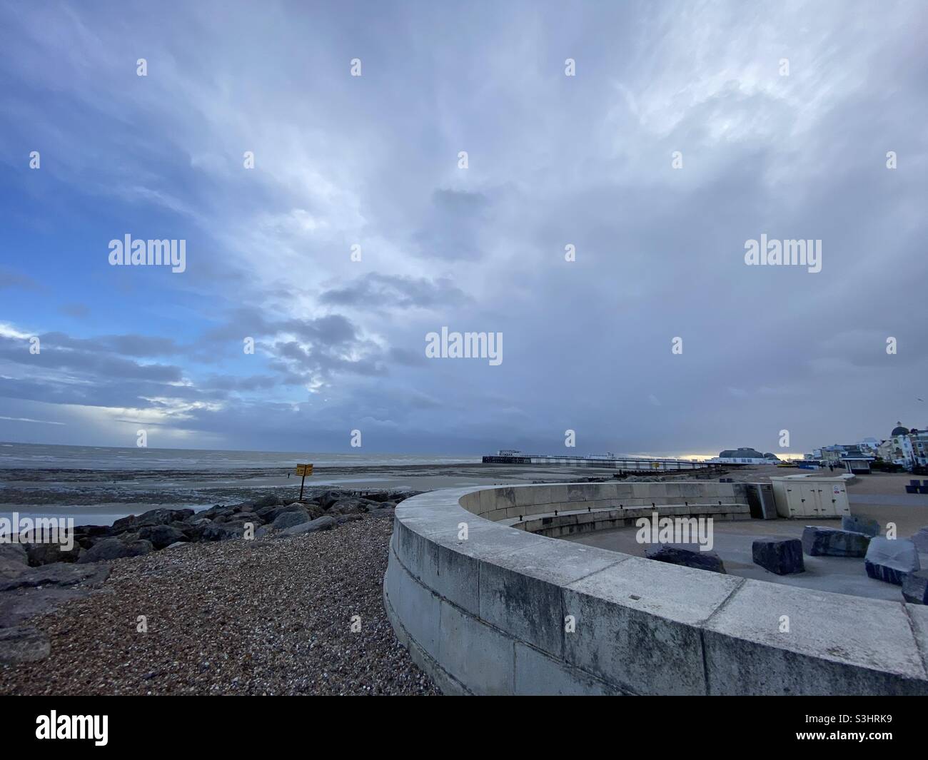 Worthing seafront hi-res stock photography and images - Alamy