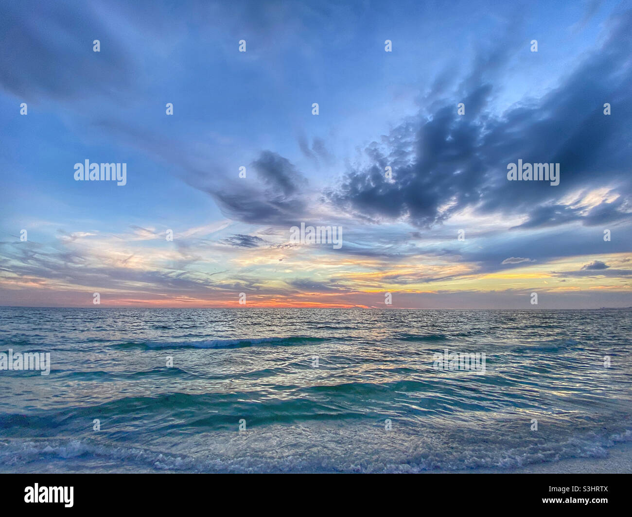 Gulf of mexico sunset hi-res stock photography and images - Alamy