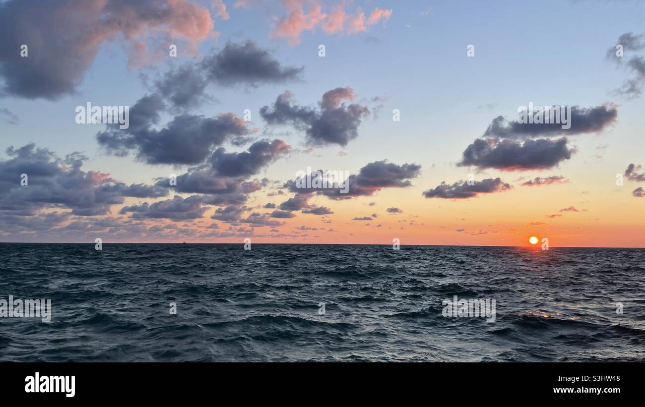 Sunrise lake michigan hi-res stock photography and images - Alamy