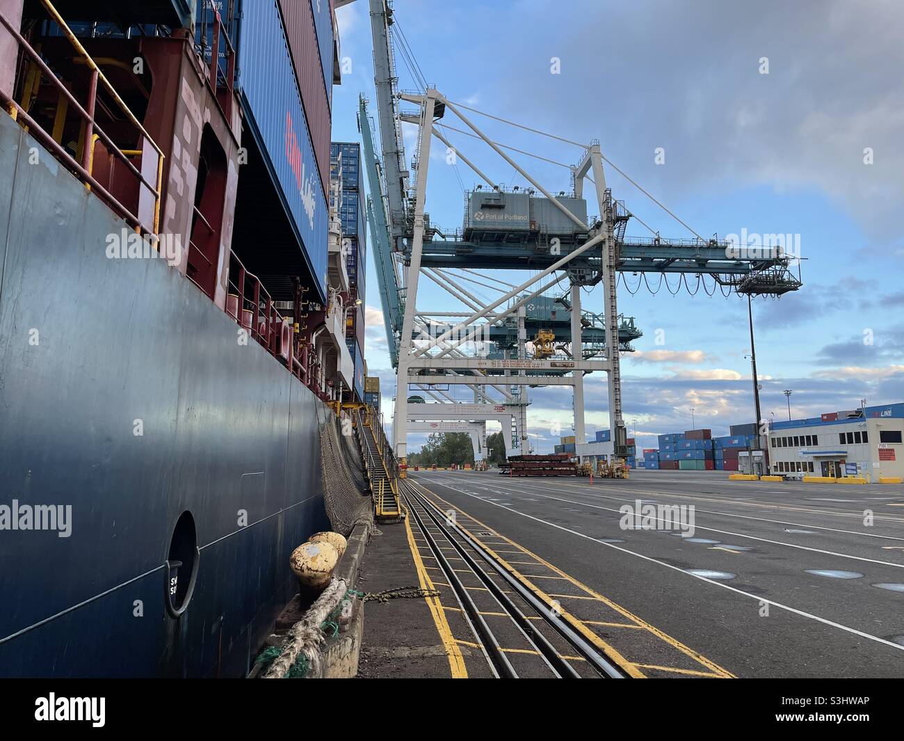 Vessel with blue hull hi-res stock photography and images - Alamy