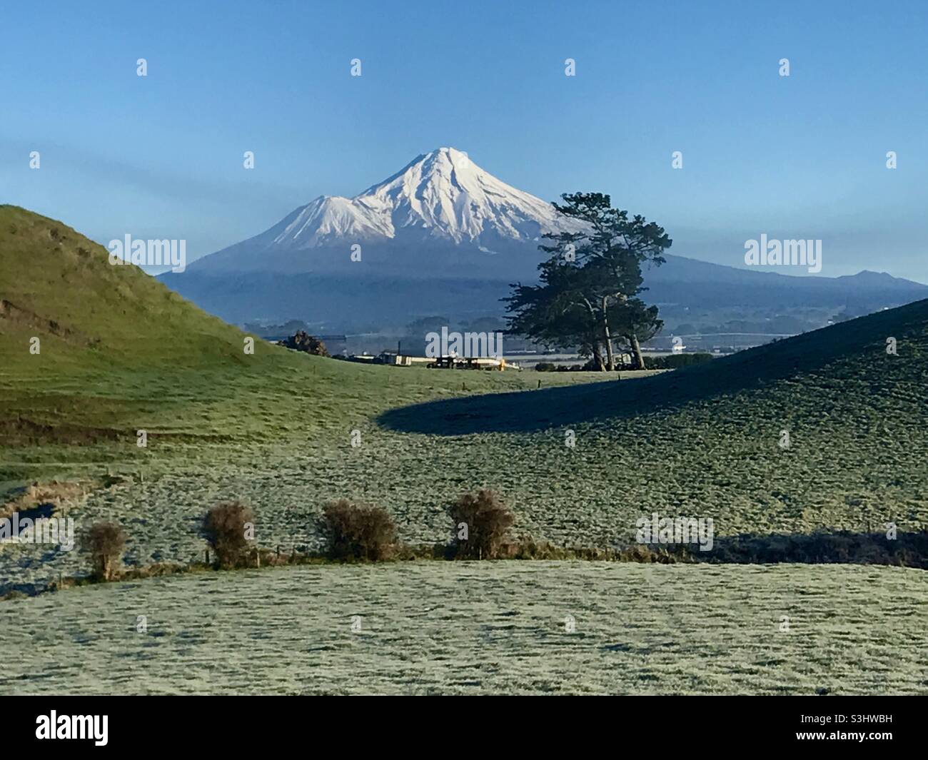 Mt taranaki, new zealand hi-res stock photography and images - Alamy