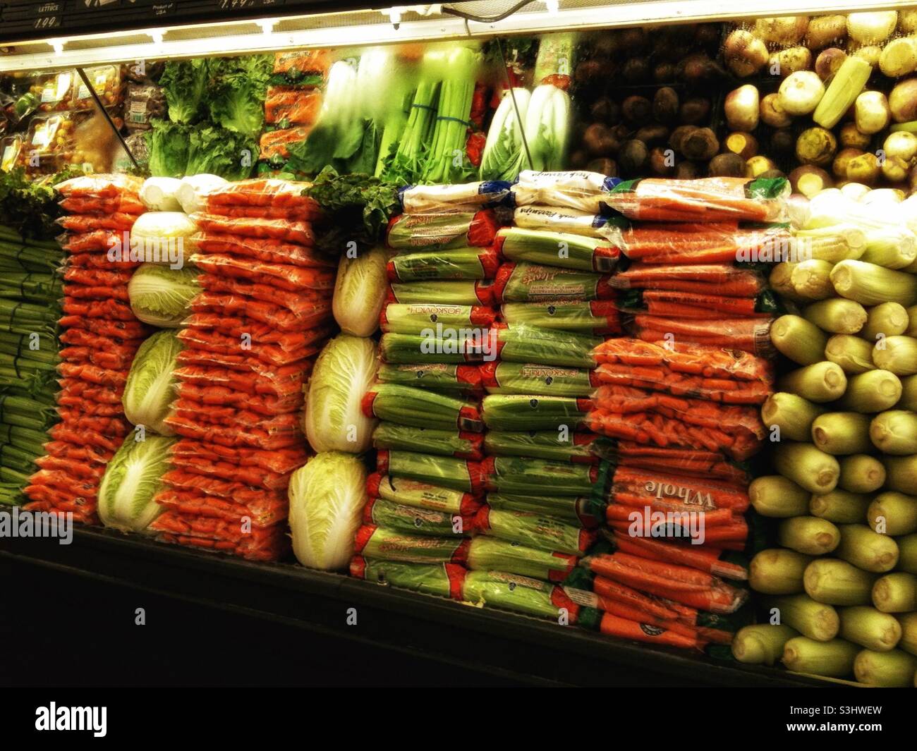 Supermarket corn hi-res stock photography and images - Alamy
