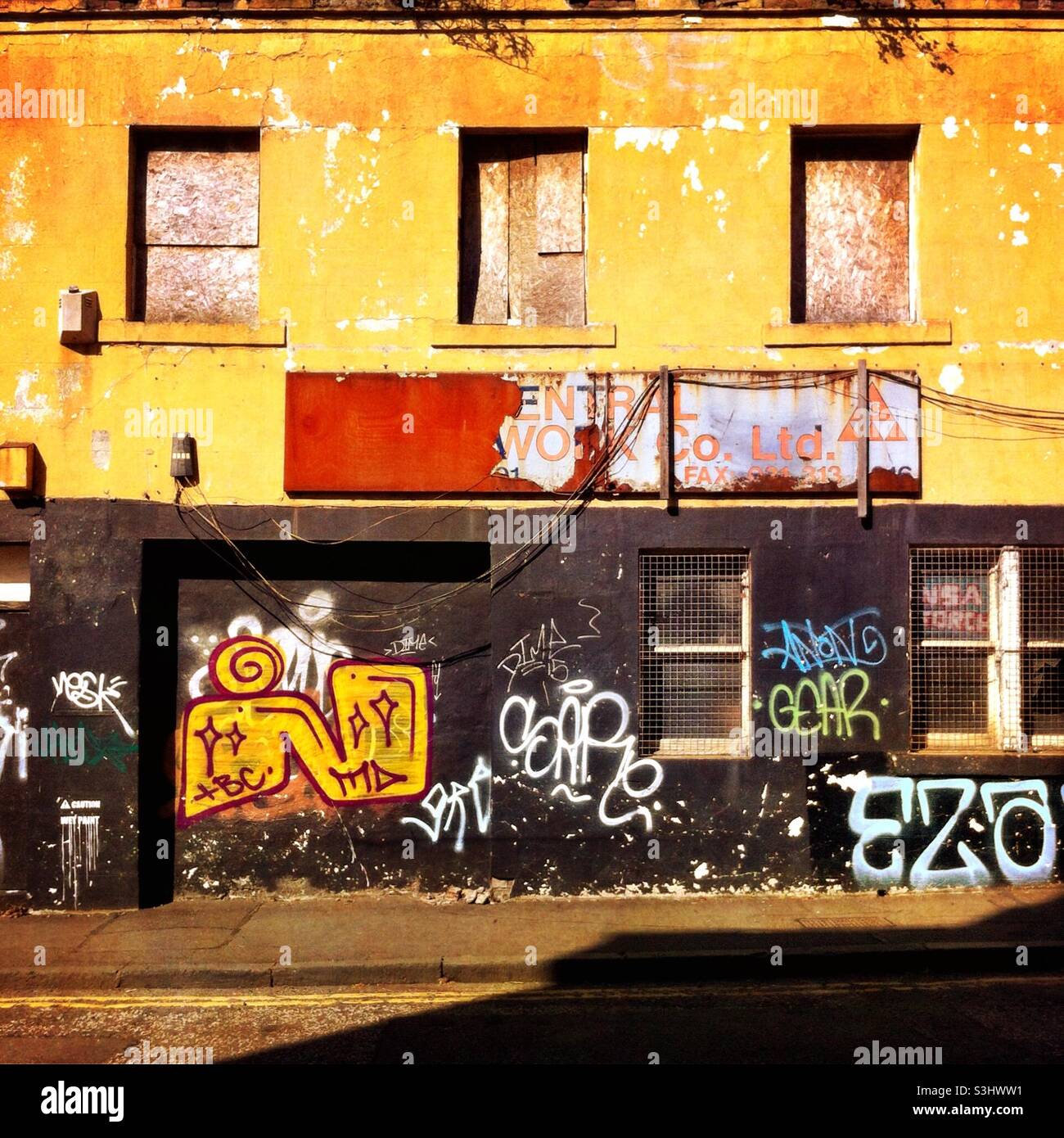 Urban grunge street scene Stock Photo - Alamy