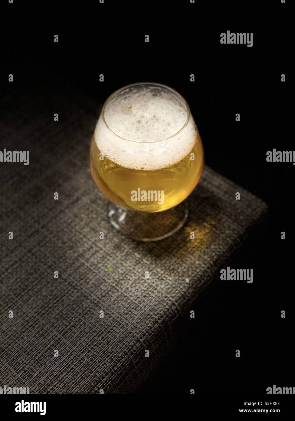 Photo portrait setting hi-res stock photography and images - Alamy