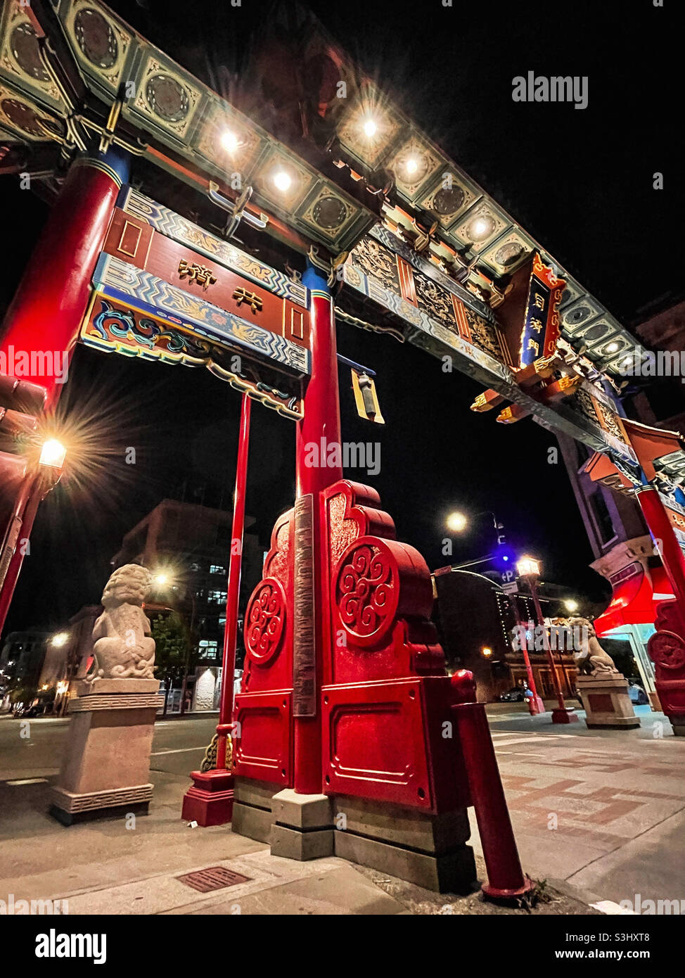 Entrance chinatown hi-res stock photography and images - Alamy