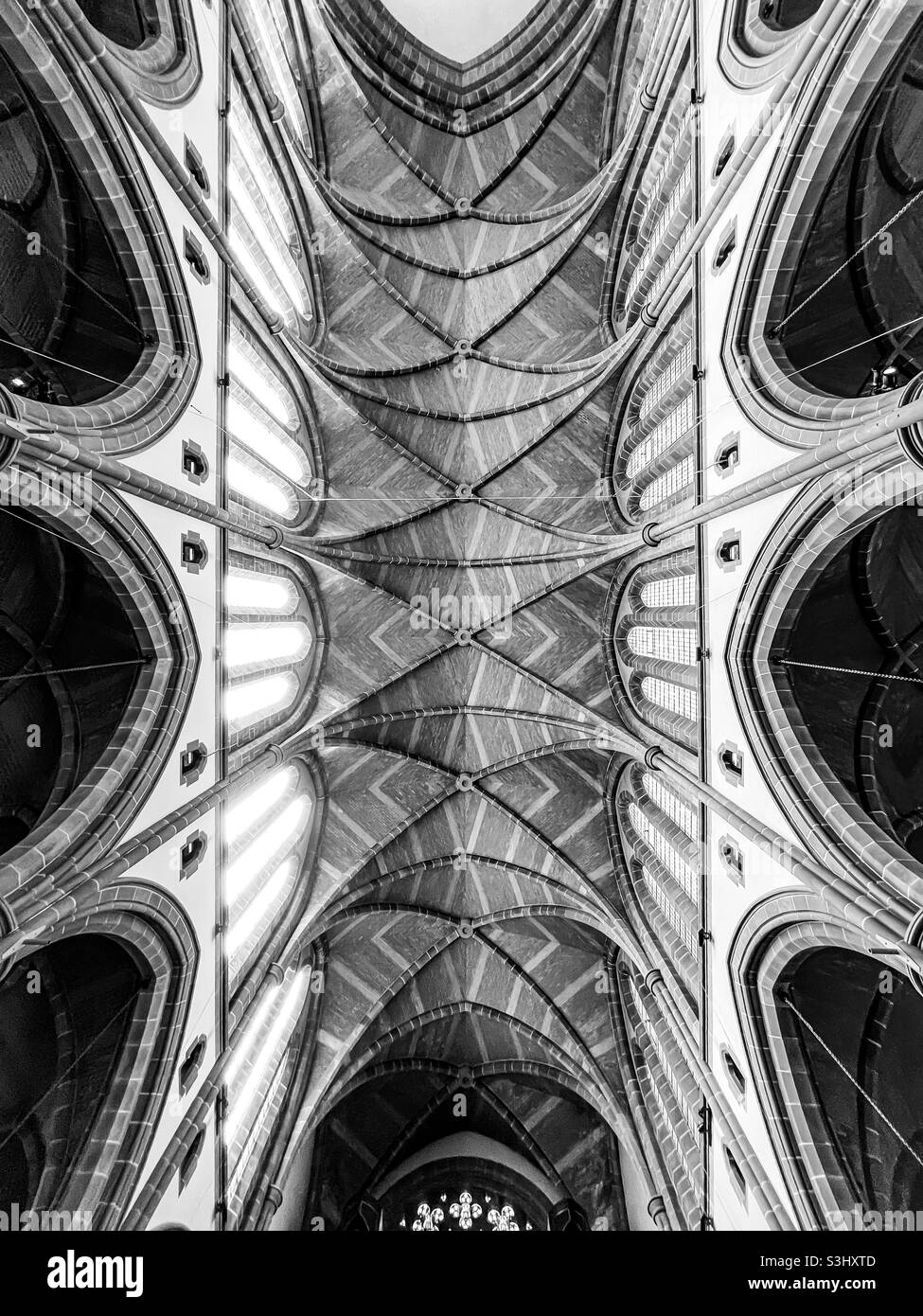 High ceiling hi-res stock photography and images - Alamy