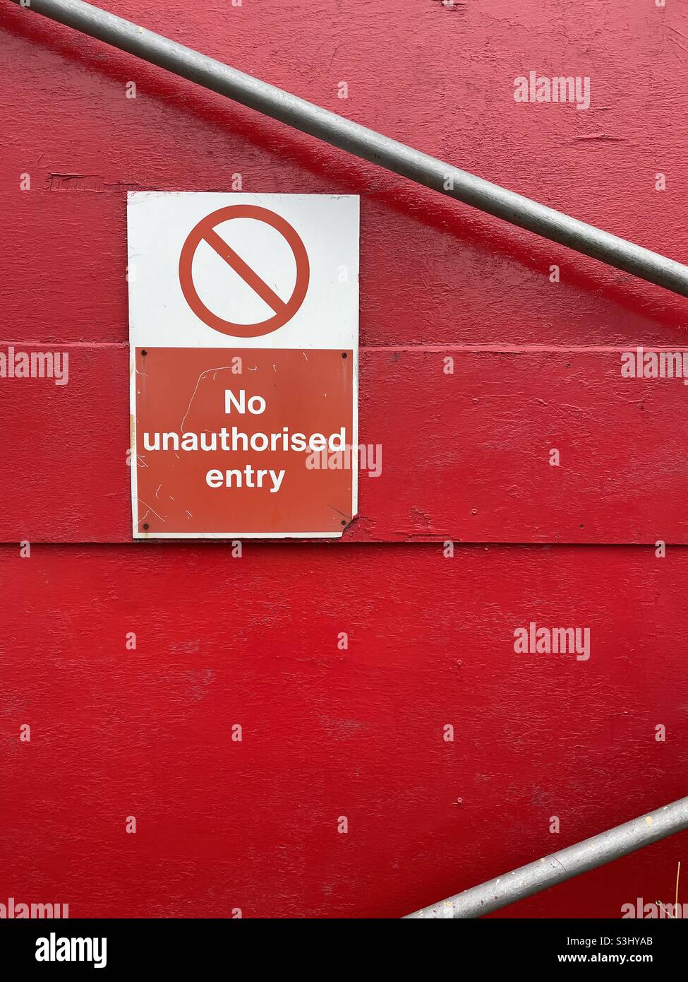 No unauthorised entry sign hi-res stock photography and images - Alamy