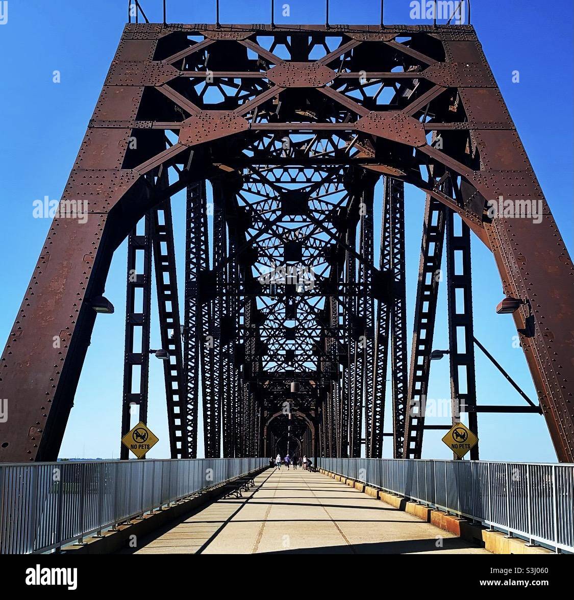 Train and pedestrian bridge hi-res stock photography and images - Alamy