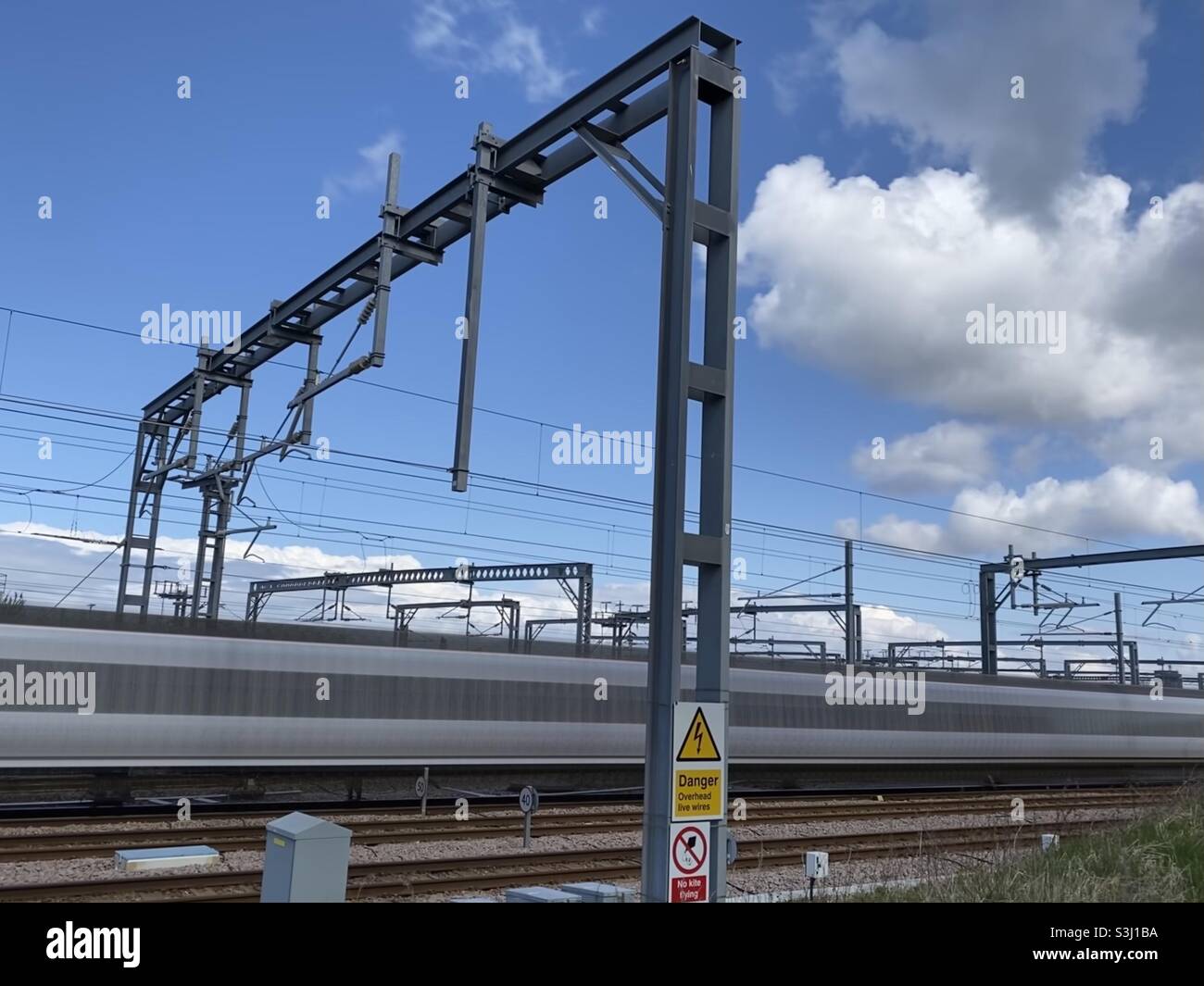 Long train at the station hi-res stock photography and images - Alamy