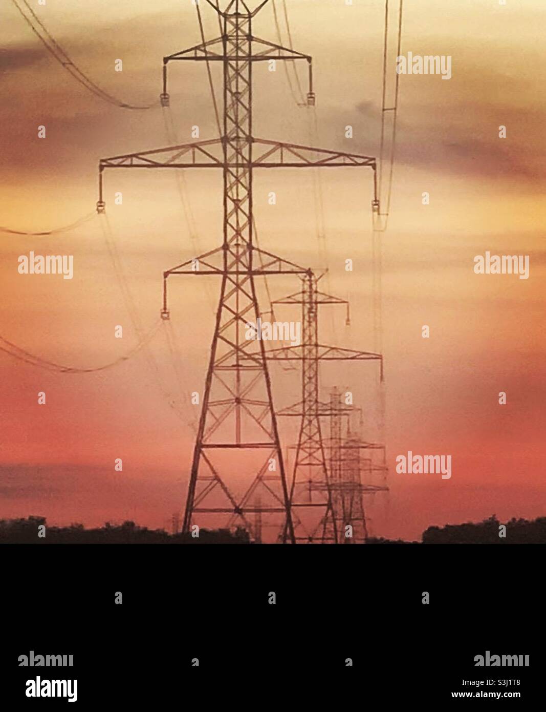 Sunset electric lines hi-res stock photography and images - Alamy
