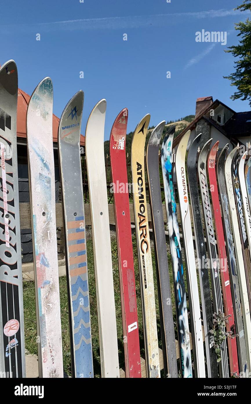 Ski fence hi-res stock photography and images - Alamy