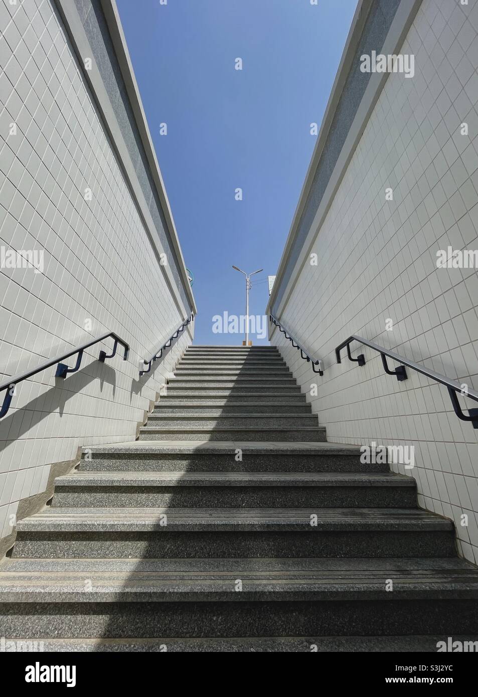 Stairs perspective hi-res stock photography and images - Alamy