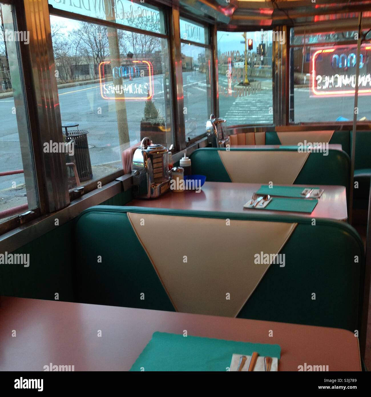 Diner interior hi-res stock photography and images - Alamy