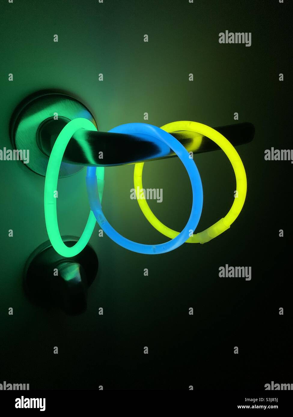 Neon ring hi-res stock photography and images - Alamy