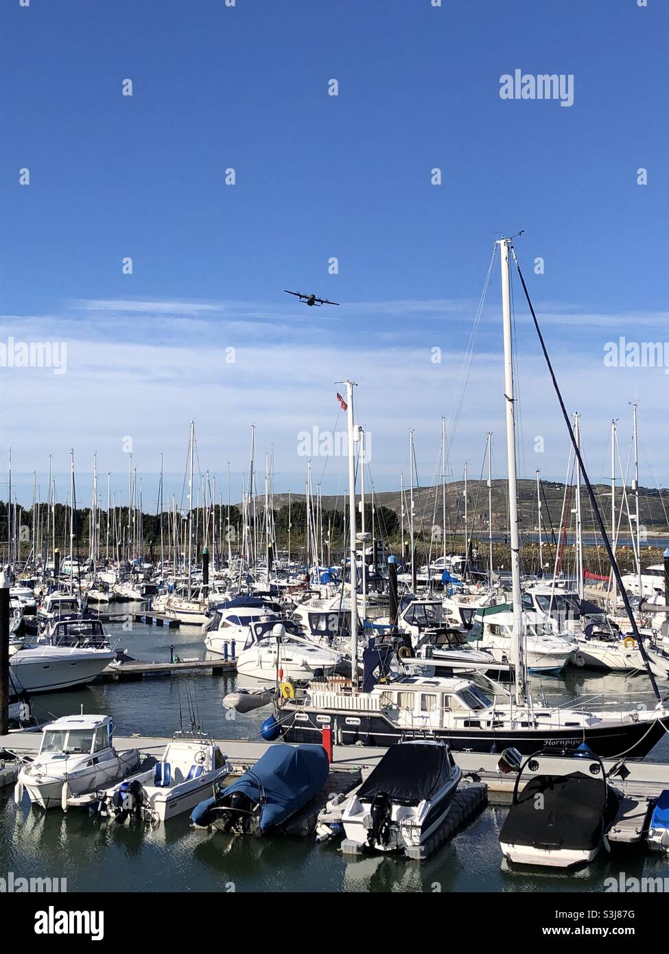 Hercules aircraft flying hi-res stock photography and images - Alamy