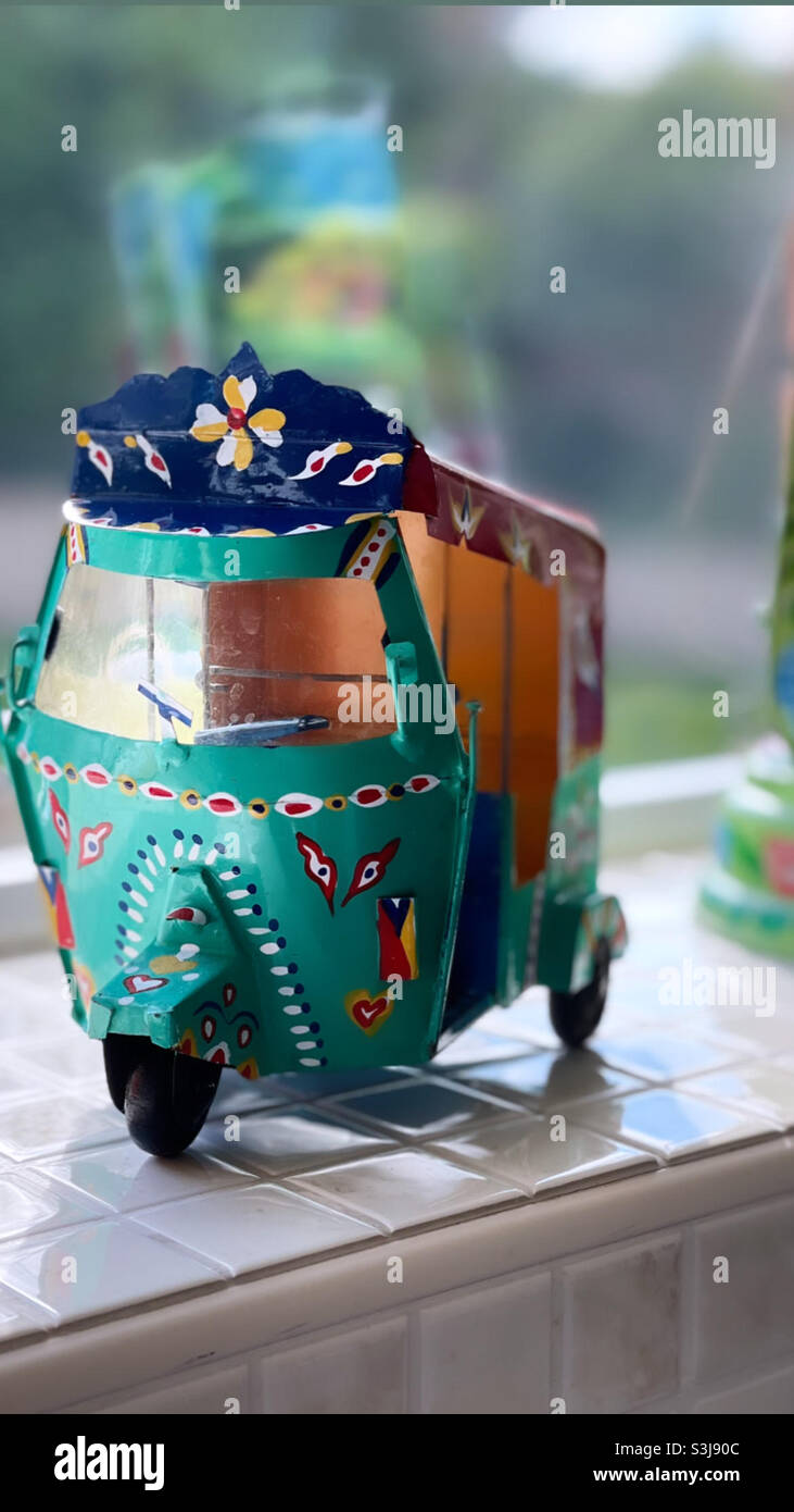 Colourful rickshaw hi-res stock photography and images - Alamy