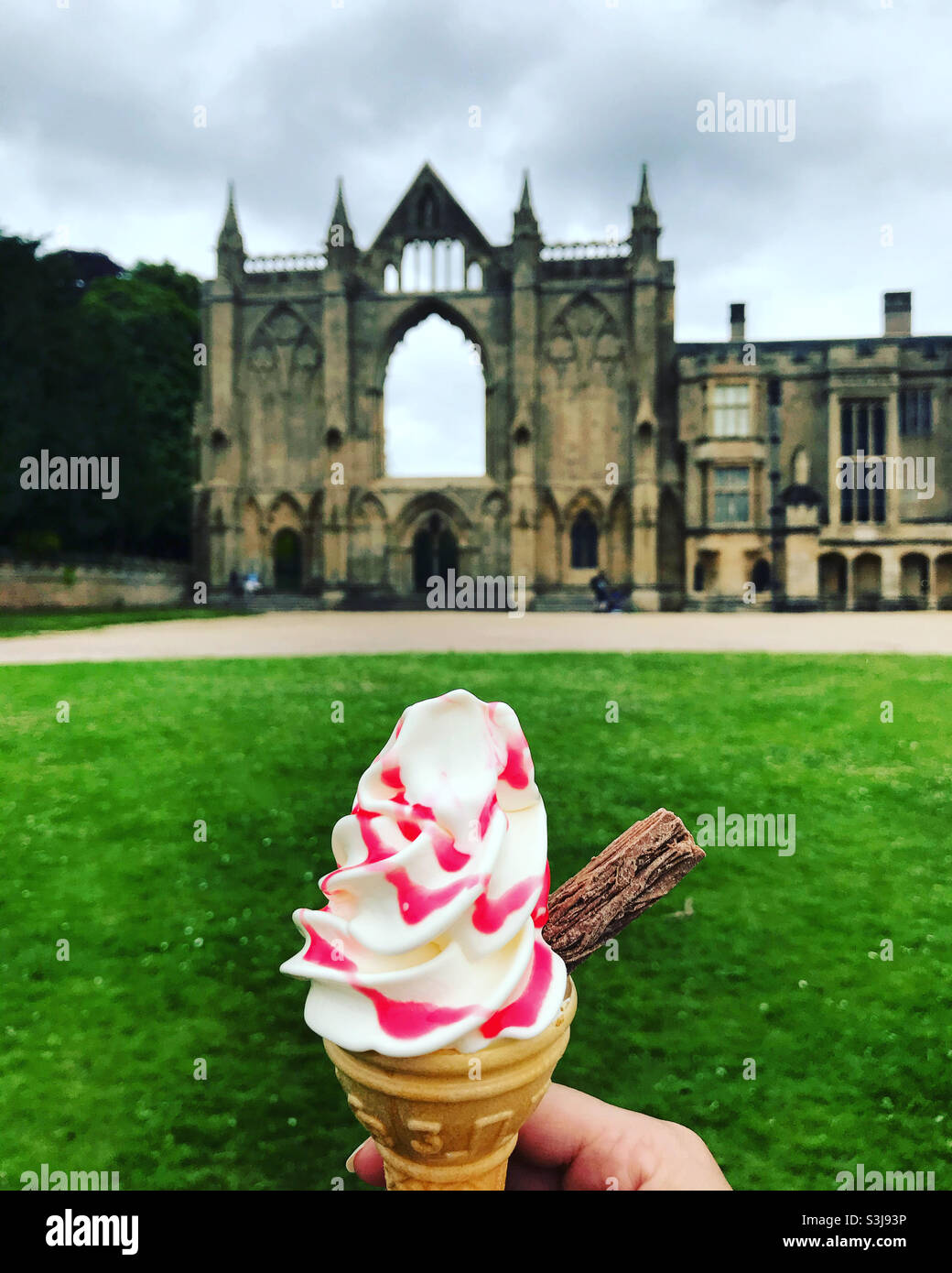 99p ice cream hi-res stock photography and images - Alamy
