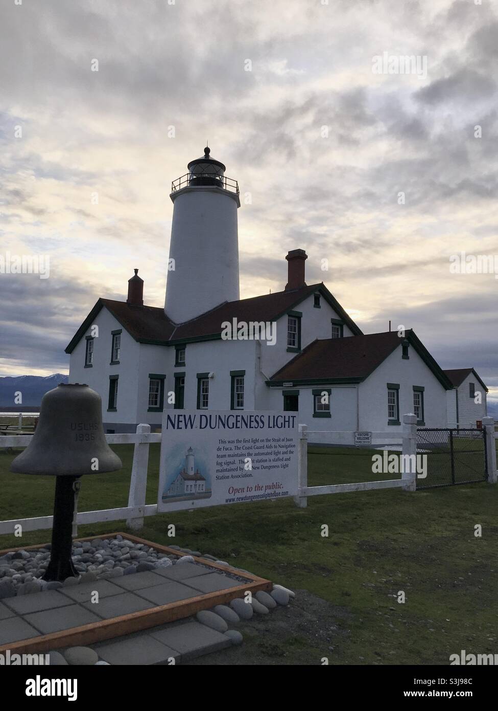 New Dungeness Lighthouse Washington High Resolution Stock Photography ...