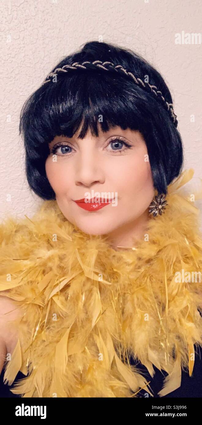 The roaring twenties flapper hi-res stock photography and images - Alamy