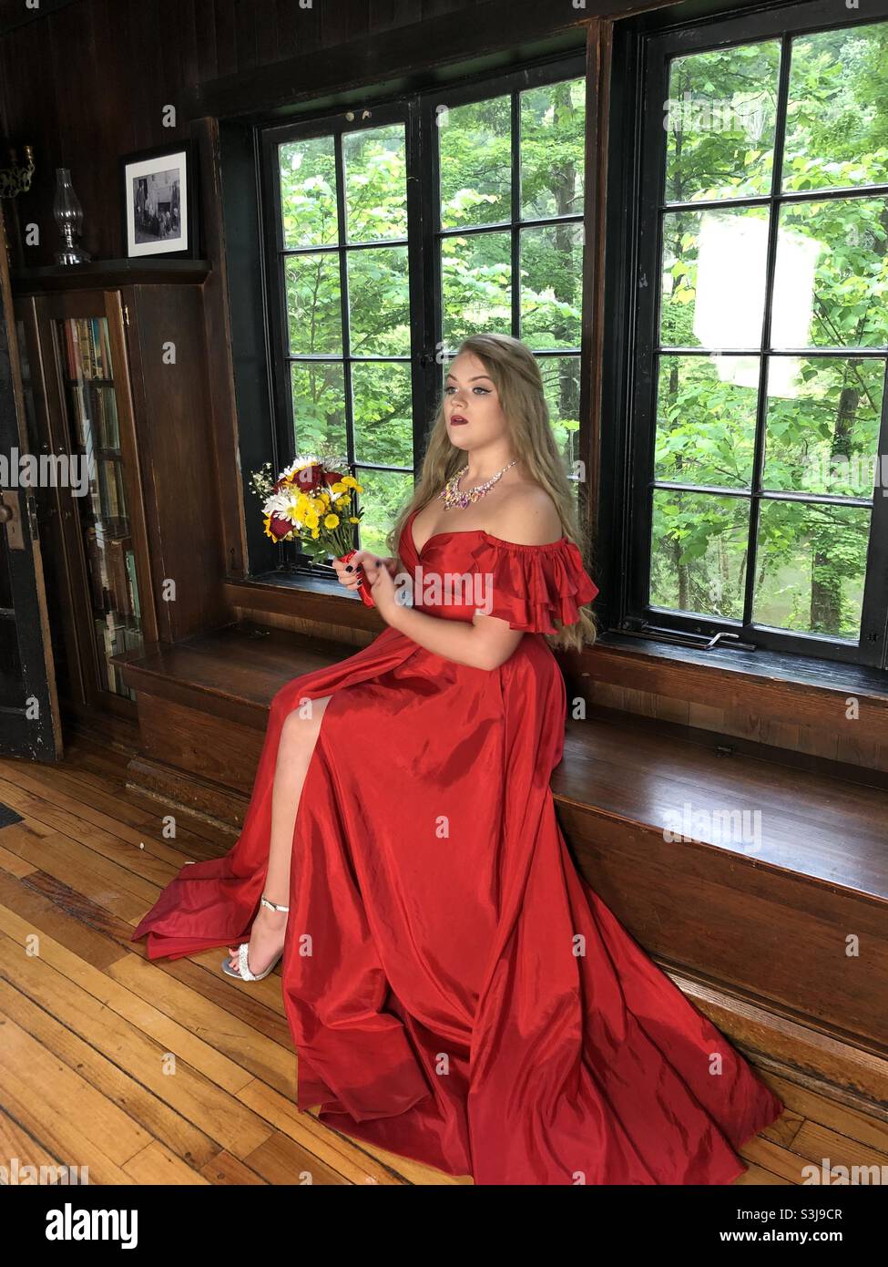 Senior prom hi-res stock photography and images - Alamy