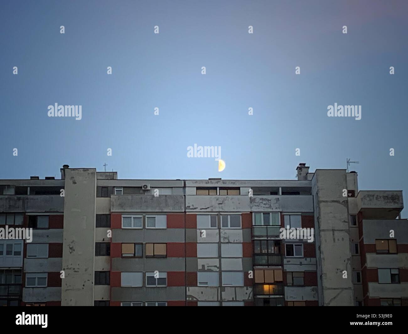 Moon and building hi-res stock photography and images - Alamy
