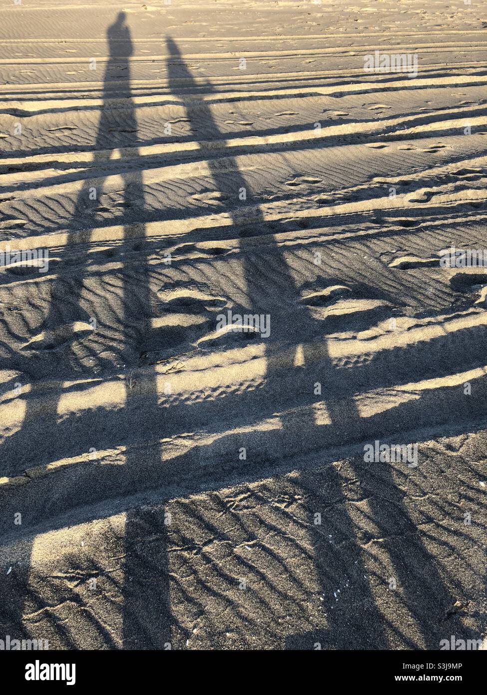 Shadows at the beach hi-res stock photography and images - Alamy