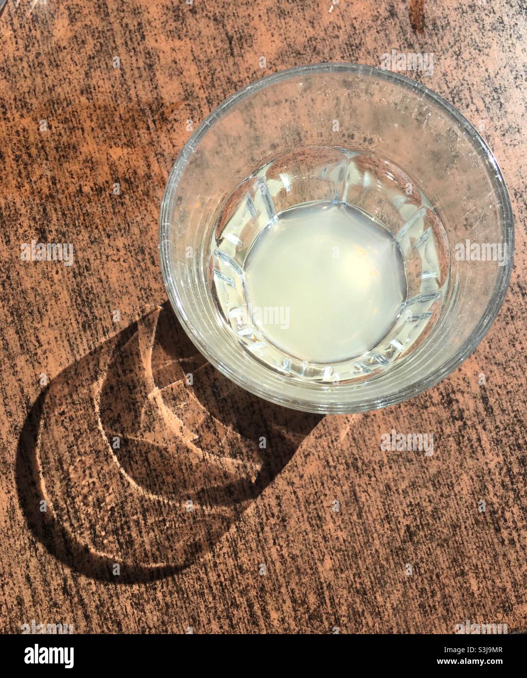 glass of refreshing beverage on a rable Stock Photo - Alamy