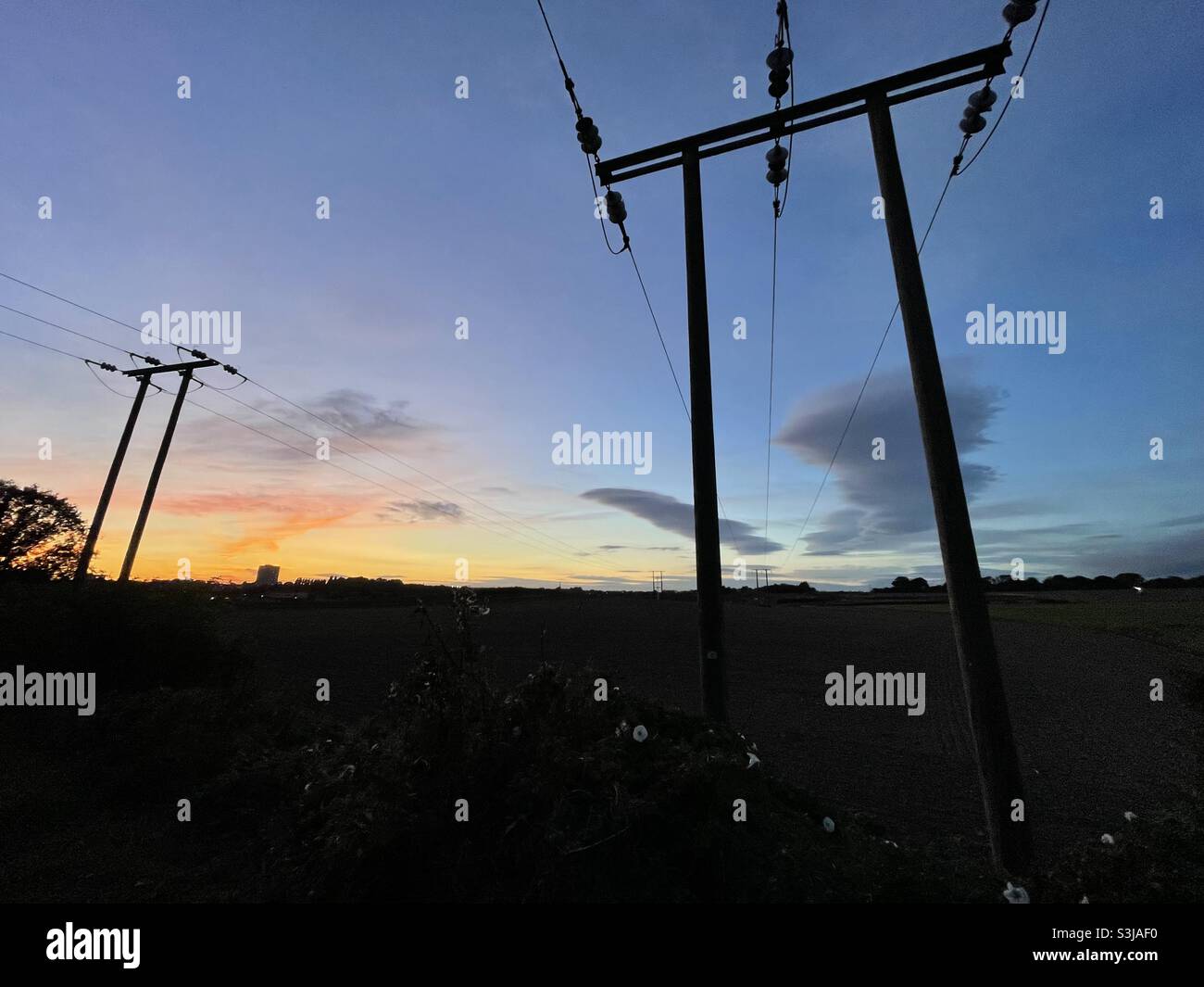 Equinox sunset hi-res stock photography and images - Alamy