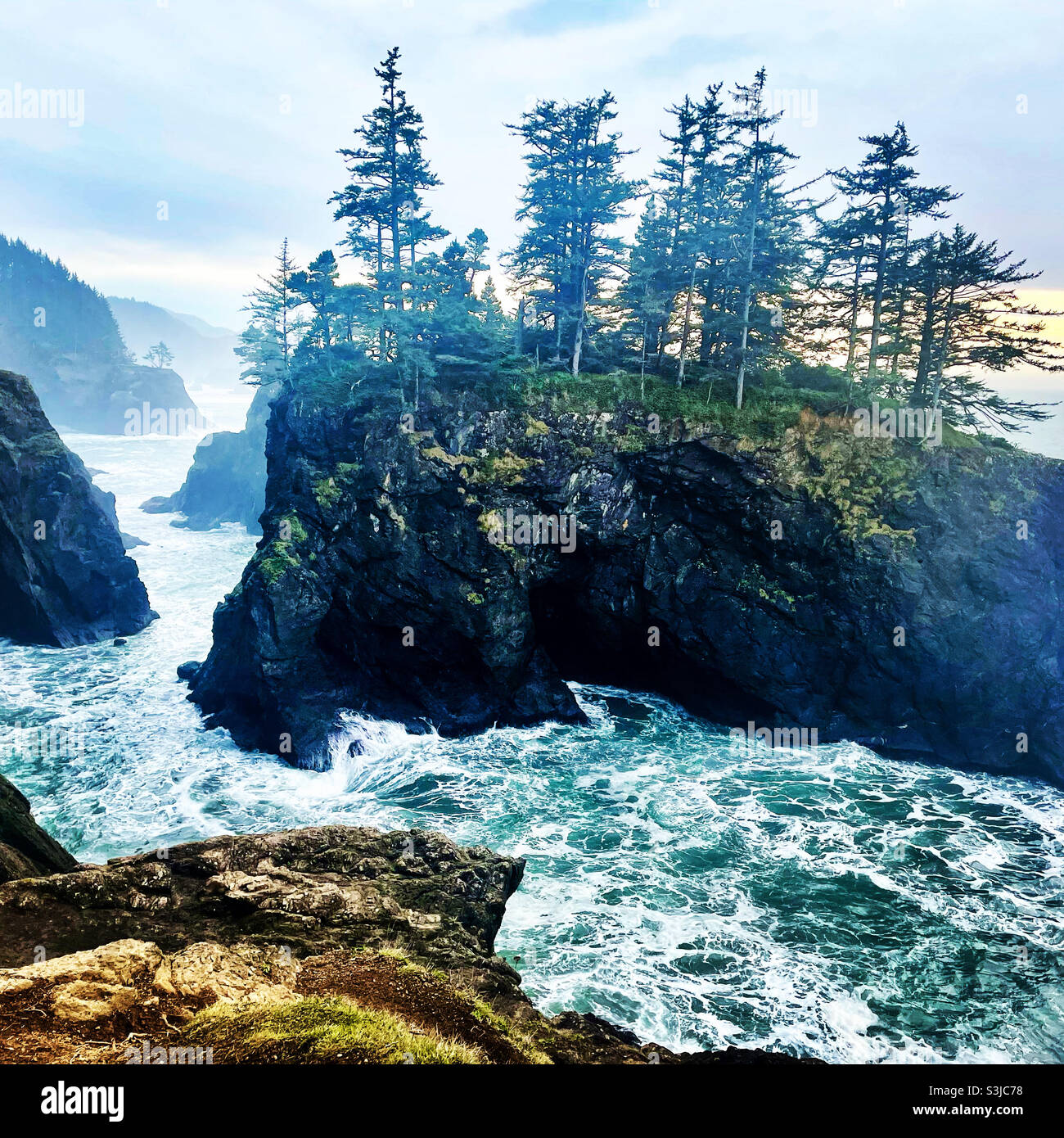 Brookings, oregon hi-res stock photography and images - Alamy