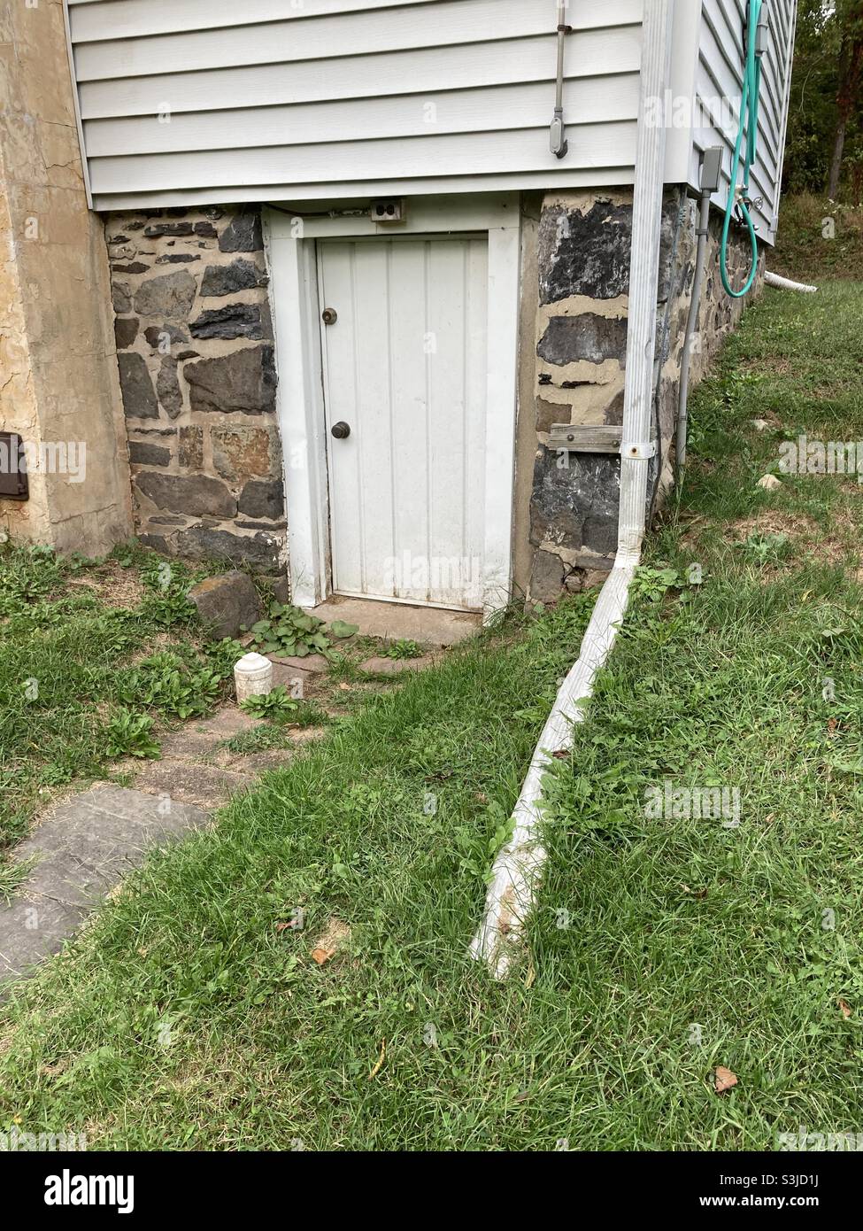 Walk out basement hi-res stock photography and images - Alamy