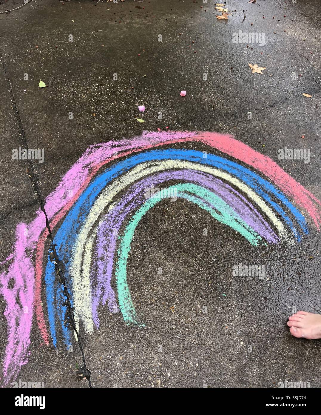 Chalk rainbow hi-res stock photography and images - Alamy