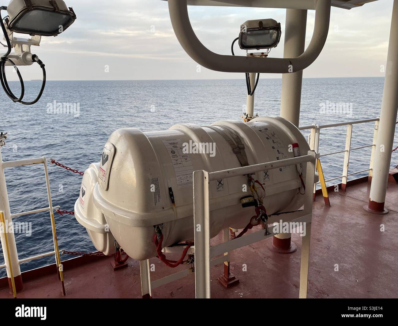 Container ship sinking hi-res stock photography and images - Alamy