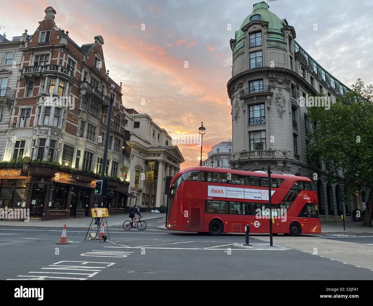 London Red double decker bus Stock Photo - Alamy