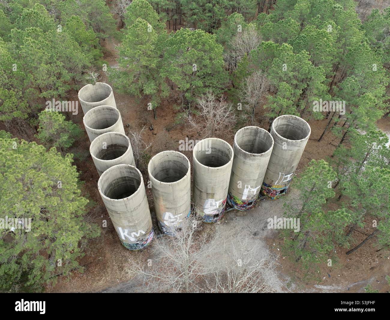 Abandoned silos hi-res stock photography and images - Alamy