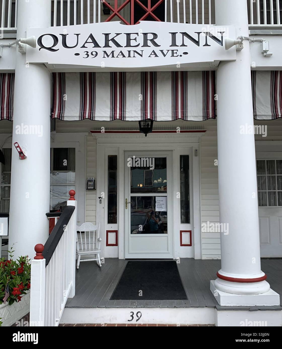 Quaker inn hi-res stock photography and images - Alamy