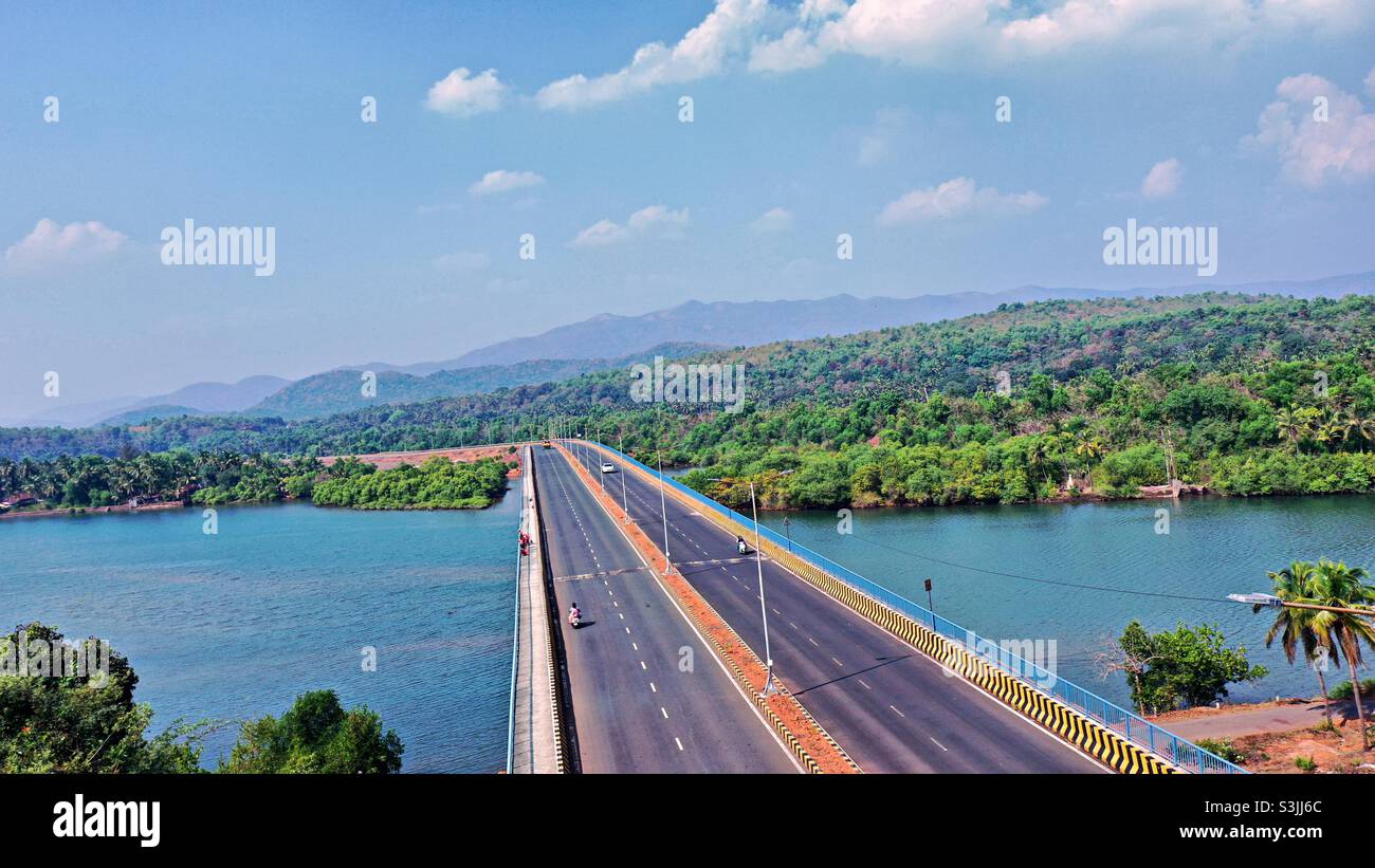 Road south goa hi-res stock photography and images - Alamy