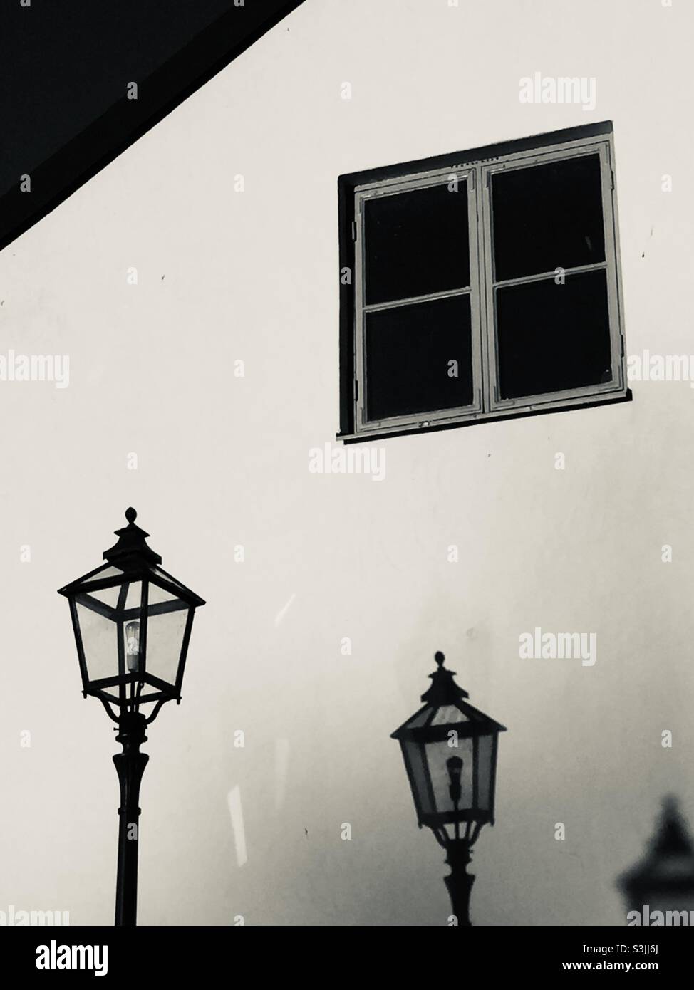 Dark shadows and evening light hi-res stock photography and images - Alamy