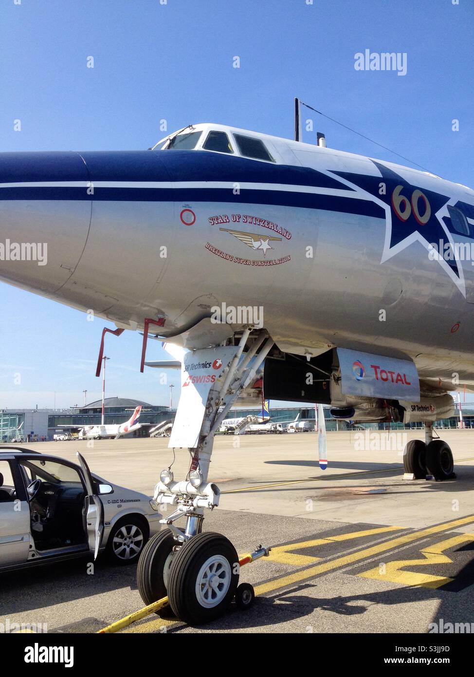 Lockheed super constellation aircraft hi-res stock photography and ...