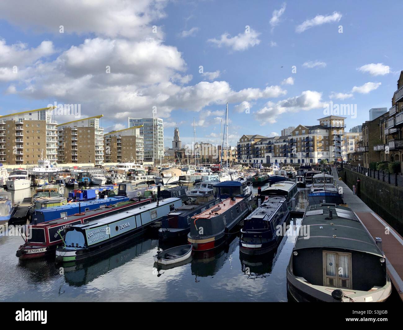 London’s docks hi-res stock photography and images - Alamy